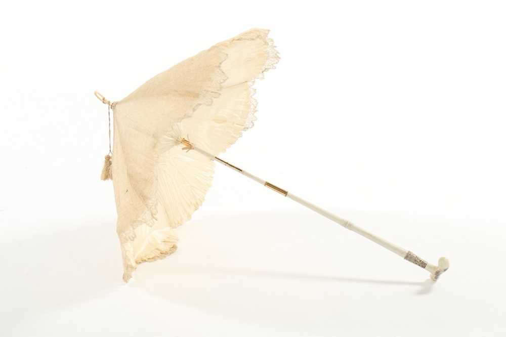 Lot 384 - A carriage parasol with Carrickmacross