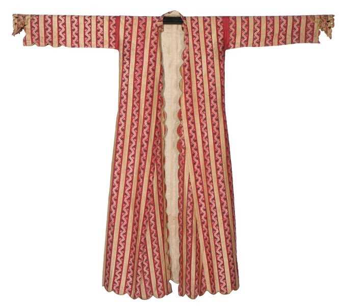 Lot 425 - A woman's anteri robe, Ottoman, mid-19th