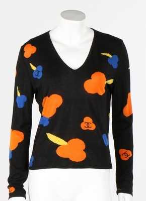 Lot 31 - A large group of assorted Chanel knitwear,