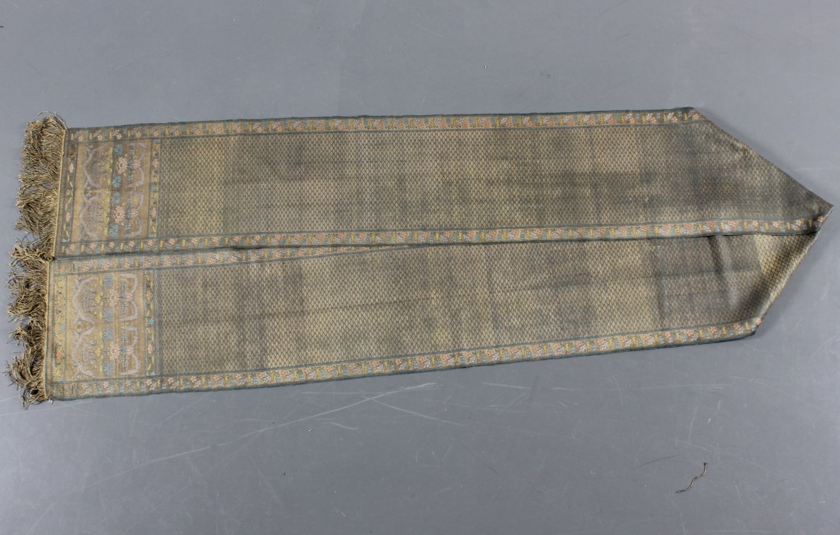 Lot 299 - A fine woven silk and gilt thread sash,
