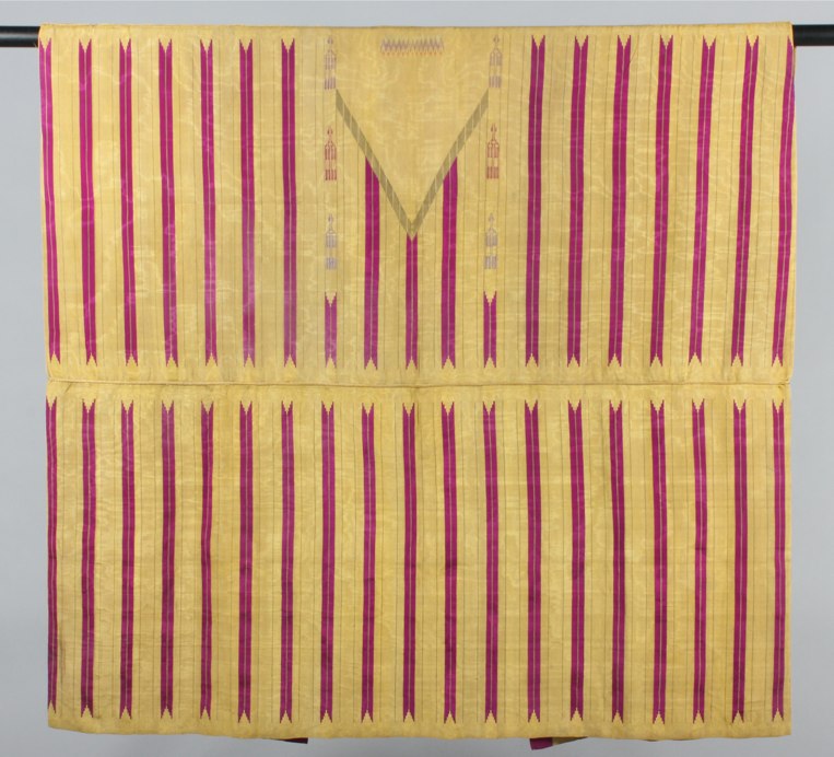 Lot 361 - A fine magenta and gold thread woven aba