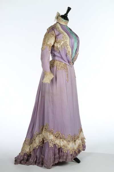Lot 30 - A Doucet lilac satin afternoon dress, circa